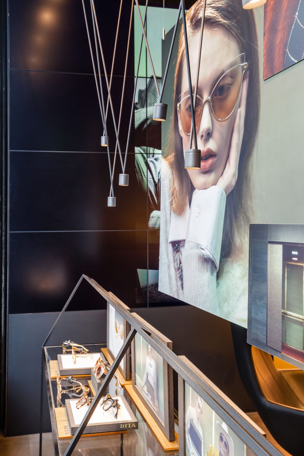 Vibia Lighting: Illuminating Shopping Experiences | Vibia