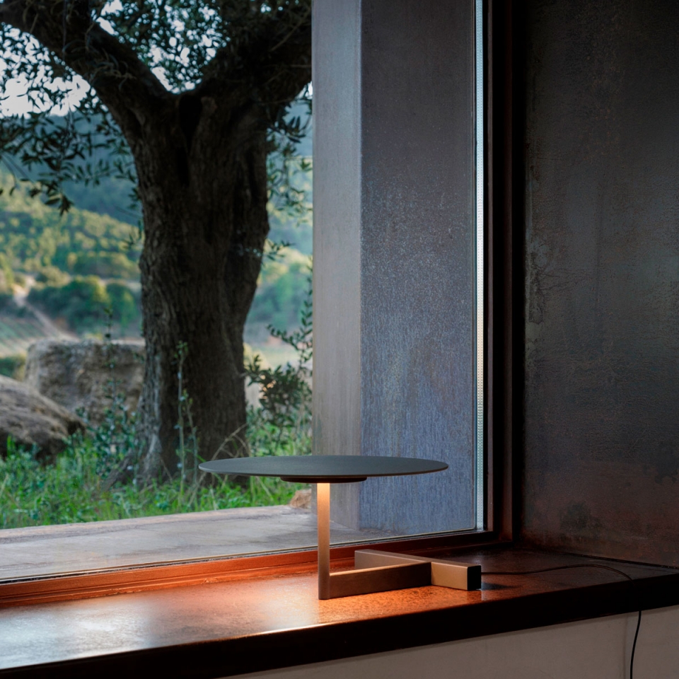 Layers of Light: introducing table lamps from the Flat collecion | Vibia