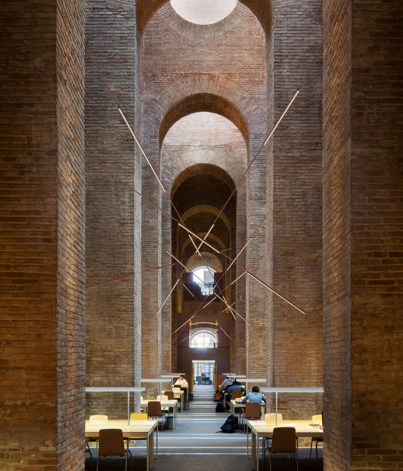 Lean Lines: Framing Spaces with Plusminus | Vibia