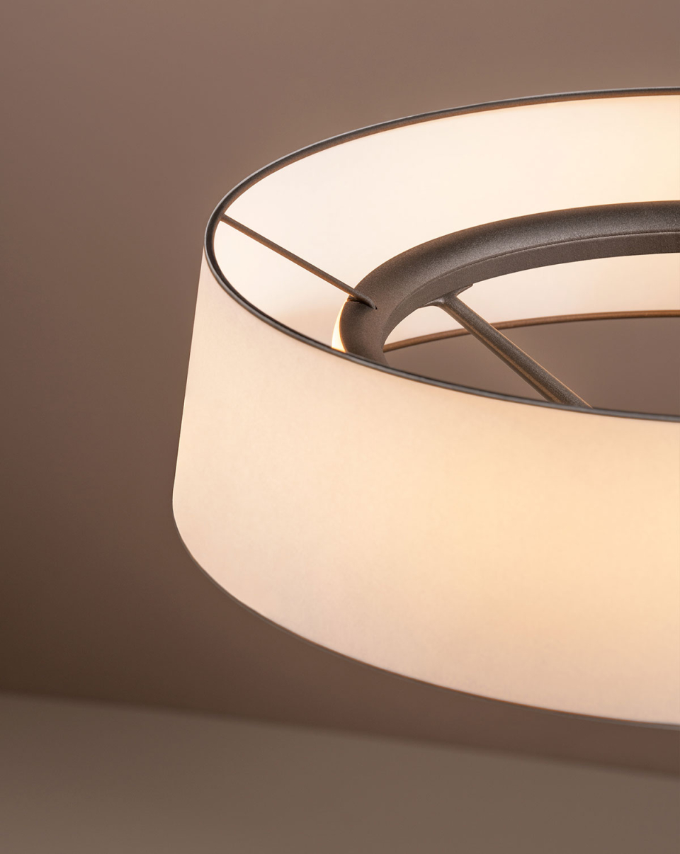 An Exercise in Poise: Introducing Dama | Vibia