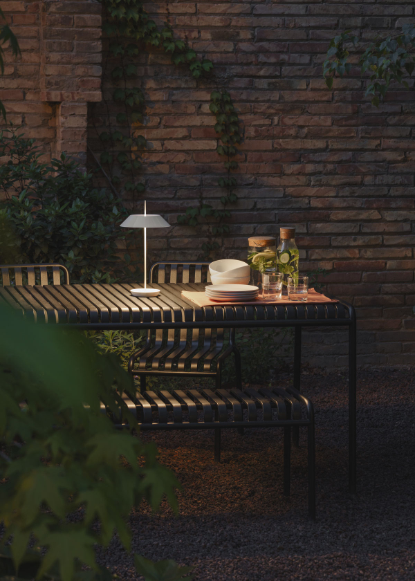 Brightening outdoor atmospheres | Vibia