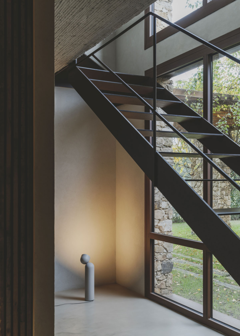 Ambience and Focus from Below with Plusminus Solo | Vibia