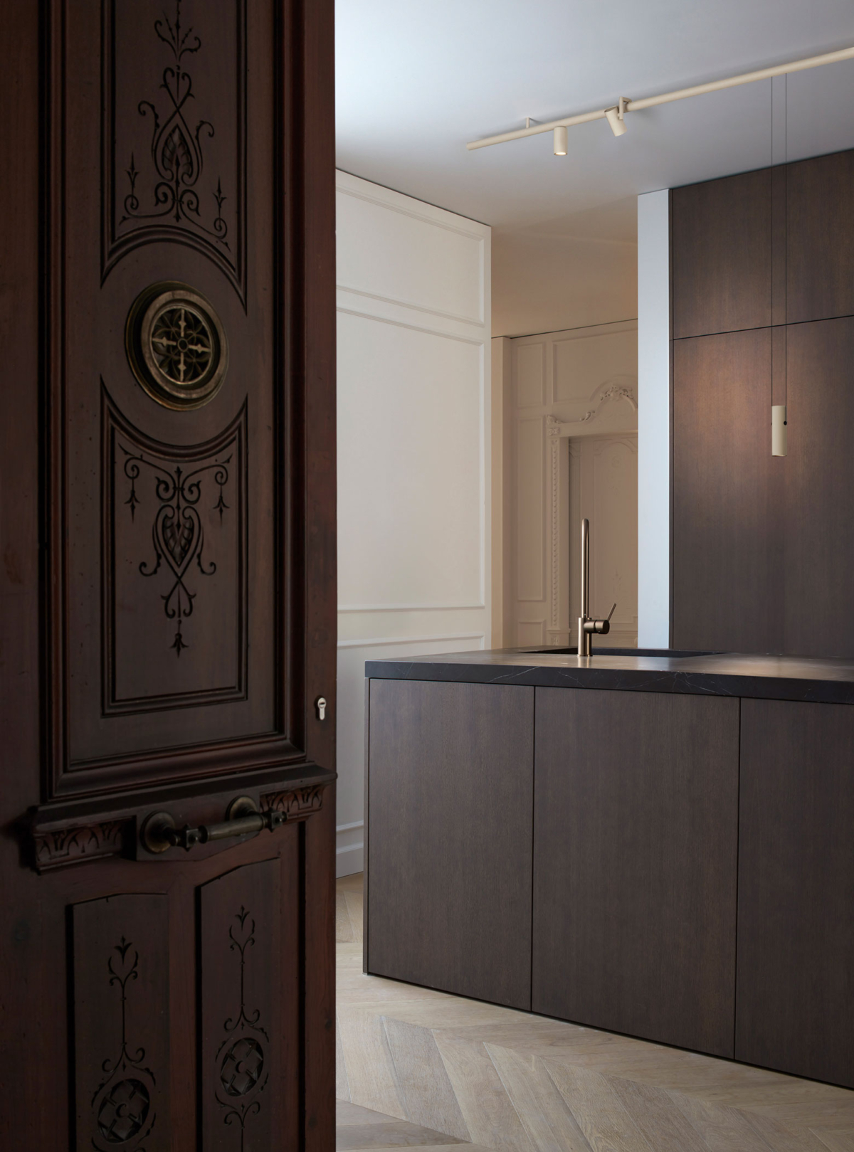 Enlightening Shadows: accent lighting for sculpting spaces through ...